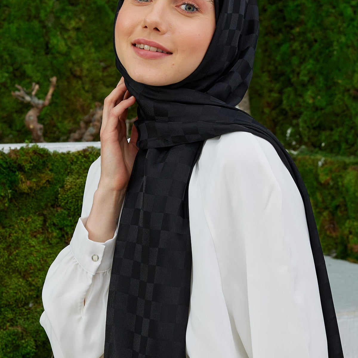 Jacquard Janjan Checkerboard Pattern Shawl - Black – Emproyal